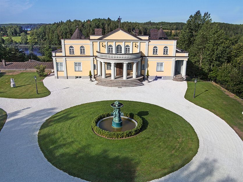 Bildspel: Fem svenska slott som är till salu