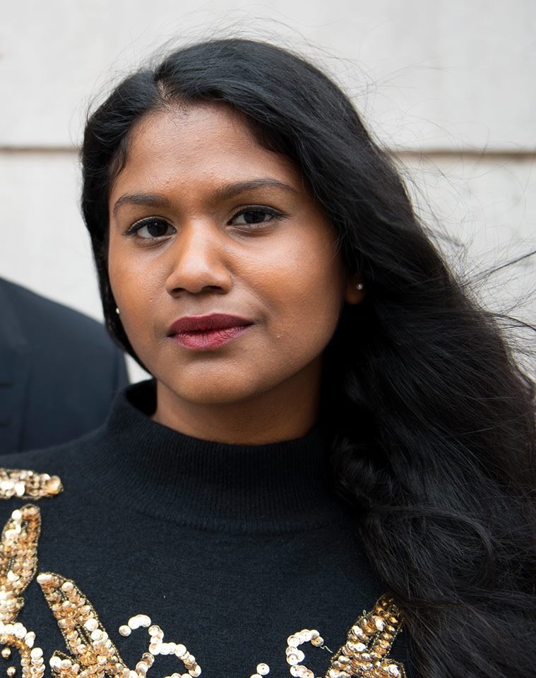 Visar du brösten på Instagram ska du brännas på bål