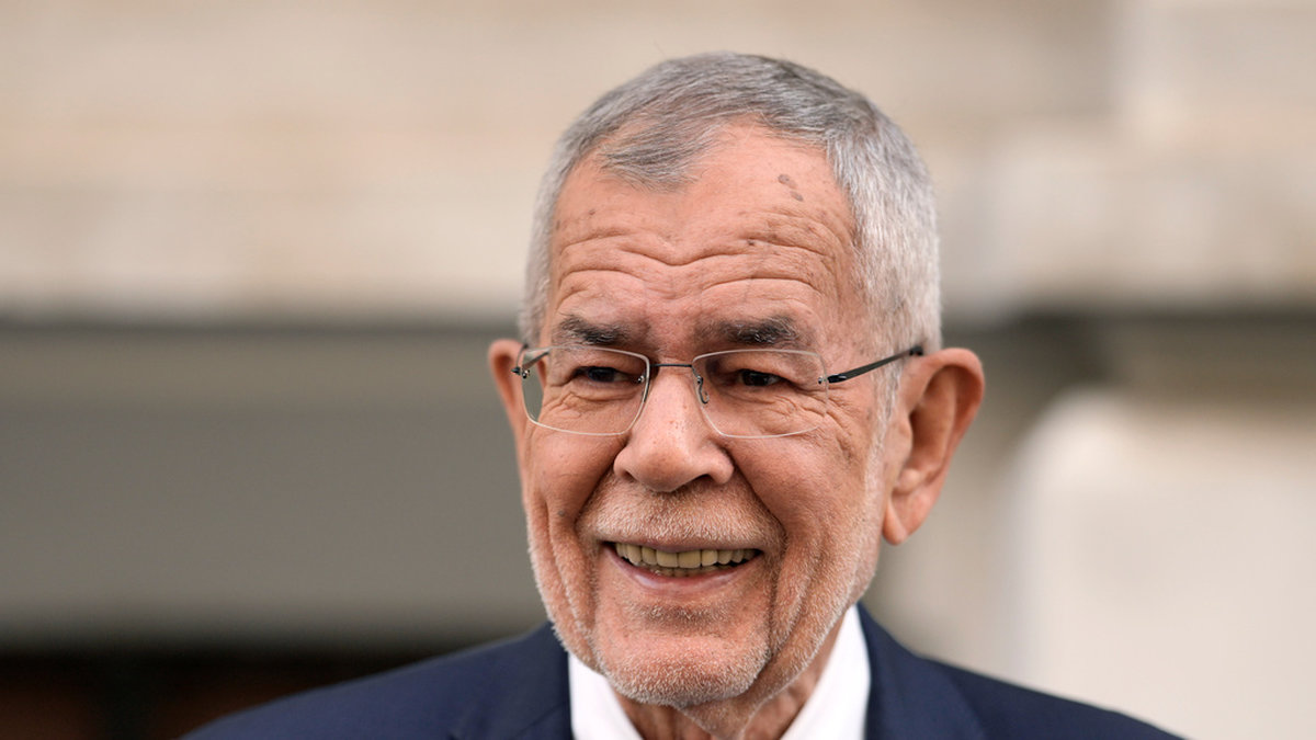 Österrikes president öppnar för ytterhögern