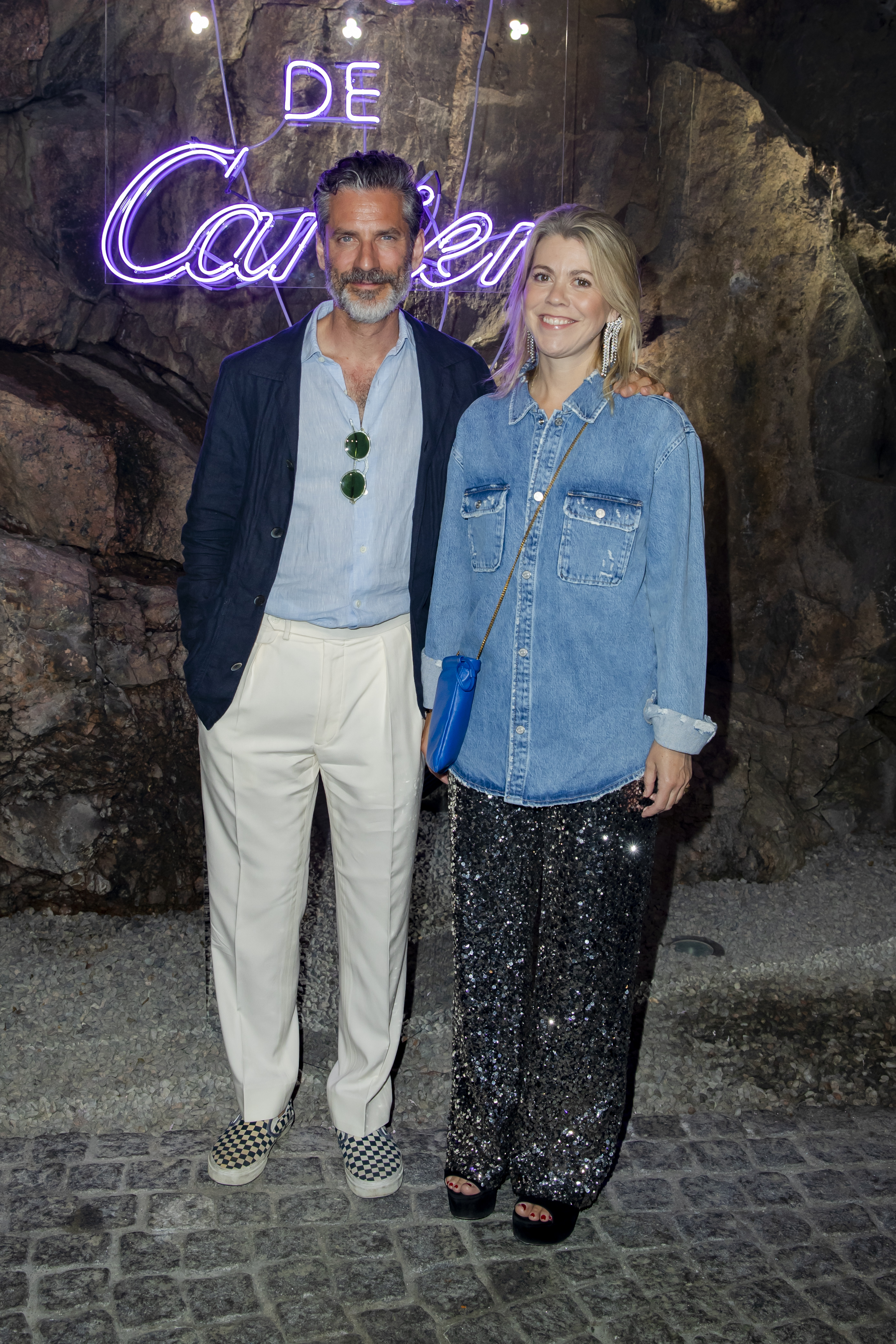 Zanzibar, lyxlägenhet och miljonbolag – så lever stjärnförfattaren Jens ...