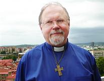 Sverigedemokratisk präst på antisemitmöte