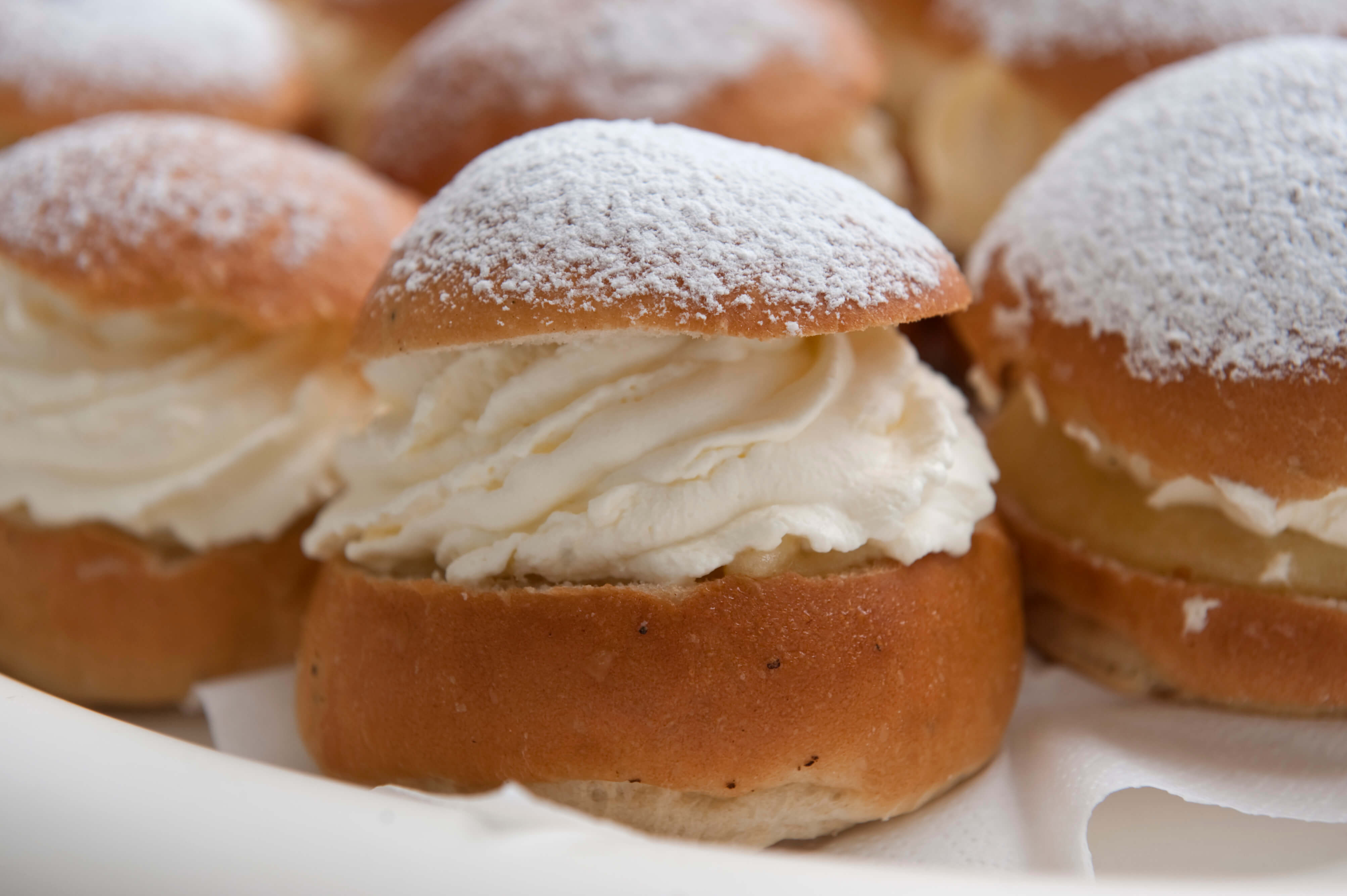 I dag är det fettisdagen – så äter du semlor utan att få dåligt samvete