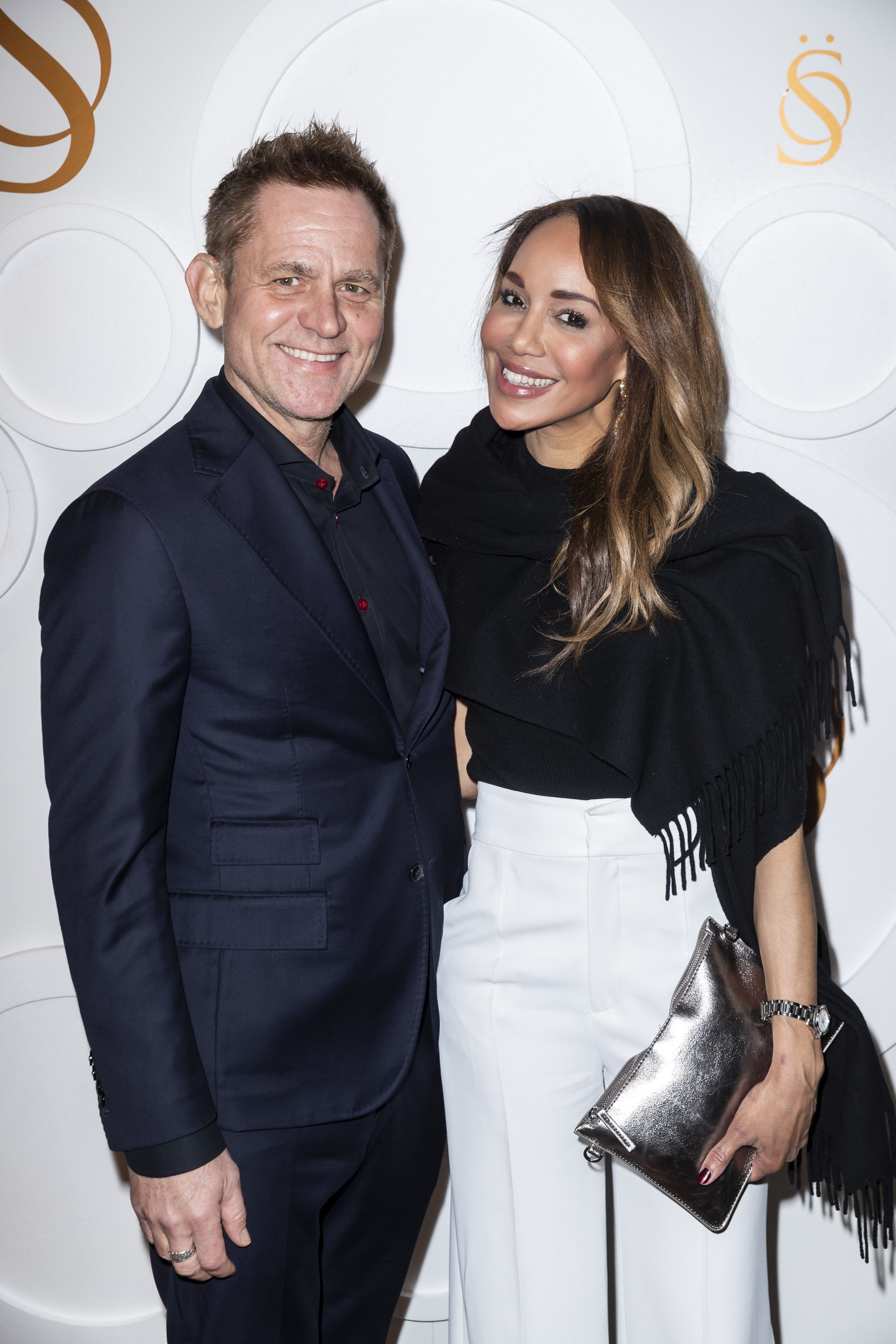 Rickard Olsson flyttar ut ur boden på tomten: "Nu vänder vi blad"