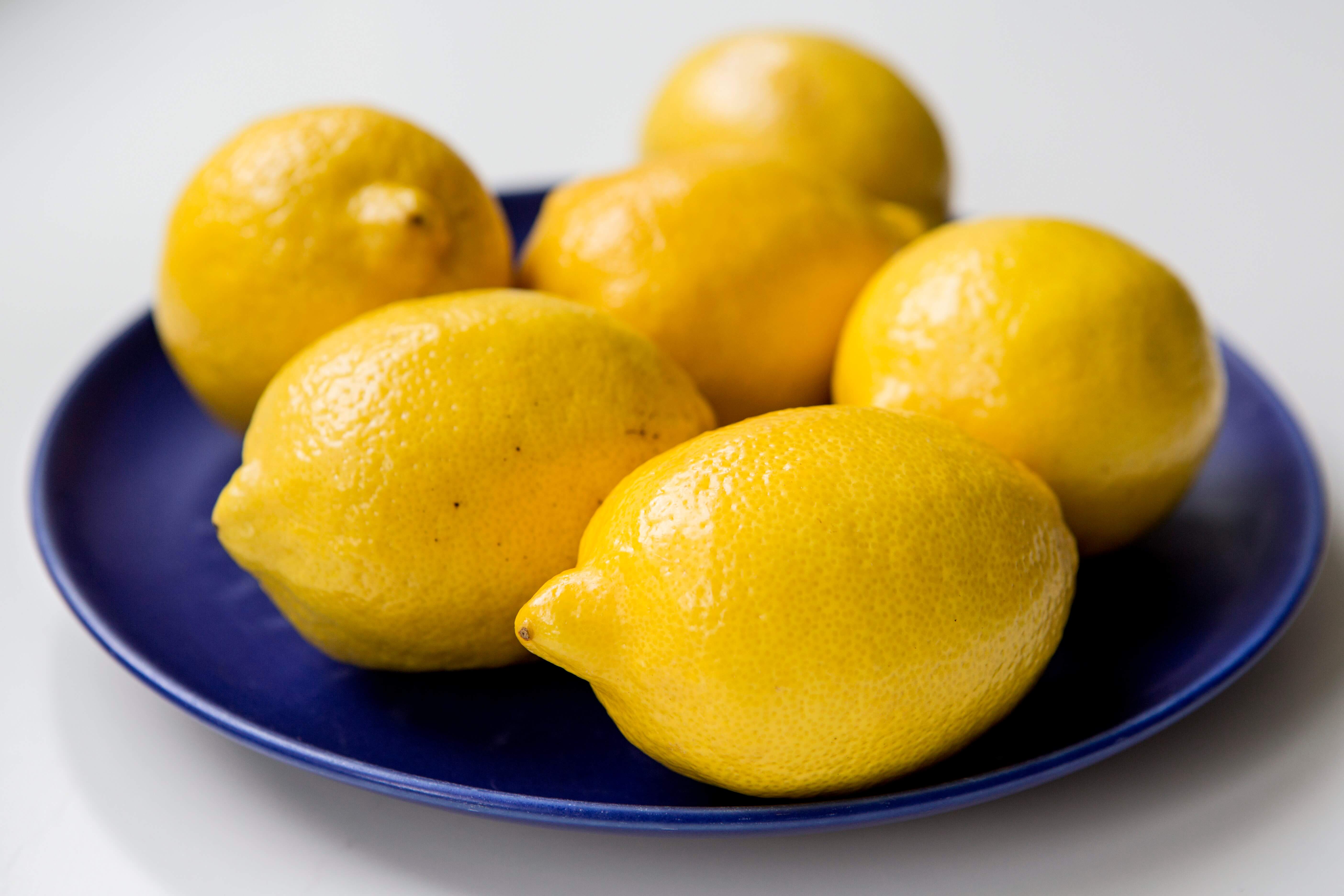 10 saker som händer i kroppen om du dricker citronvatten varje morgon