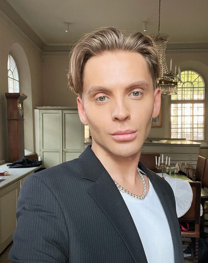 Avsminkad: Så ser dragstjärnan Admira Thunderpussy ut utan smink