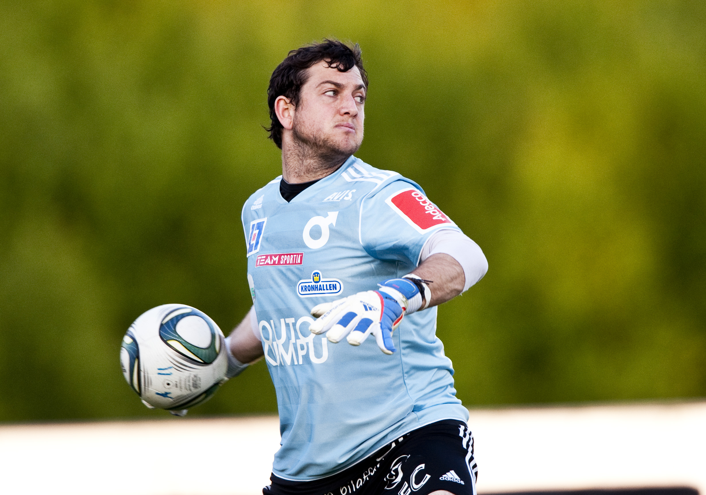 Lantz: "Skola först - kläder sen"