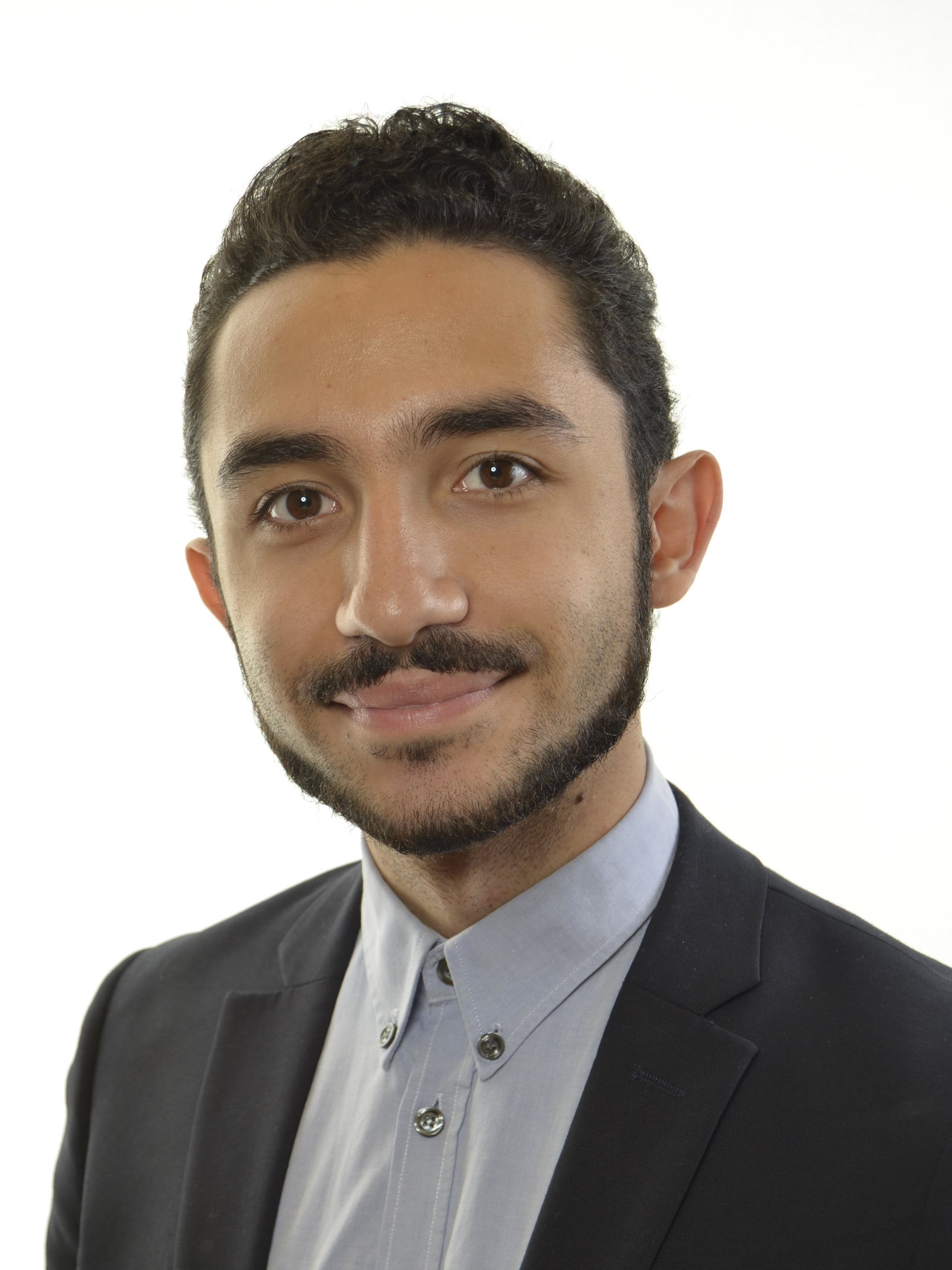 Daniel Riazat – Sveriges tionde sexigaste politiker