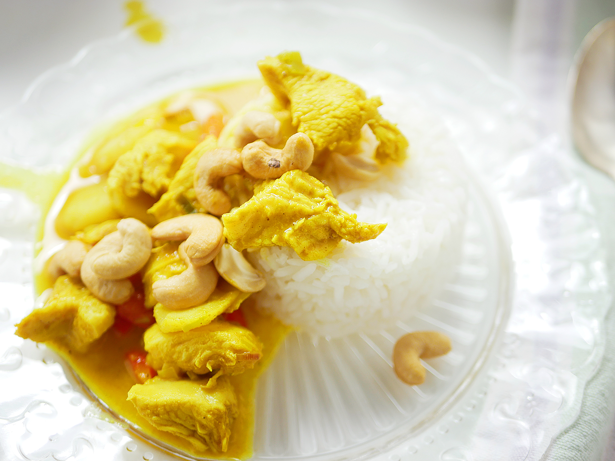 Så gör du snabb kycklingcurry-gryta med klibbigt ris