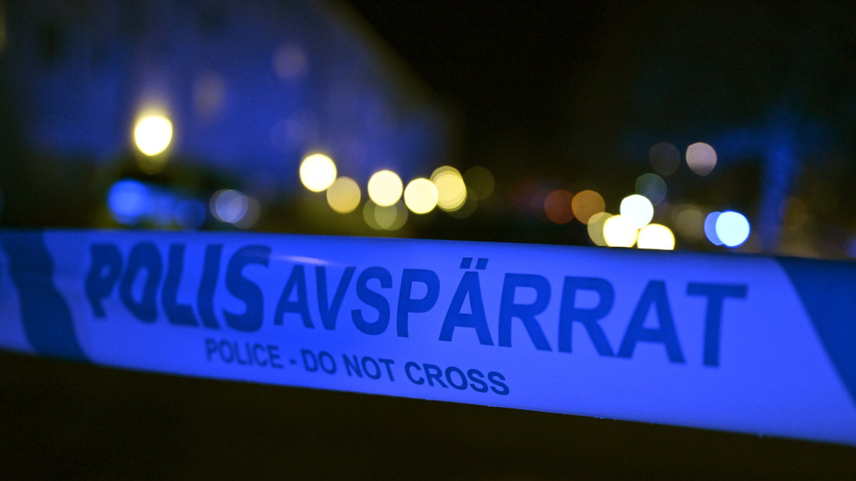 Misstänkt farligt föremål vid bostadshus i natt