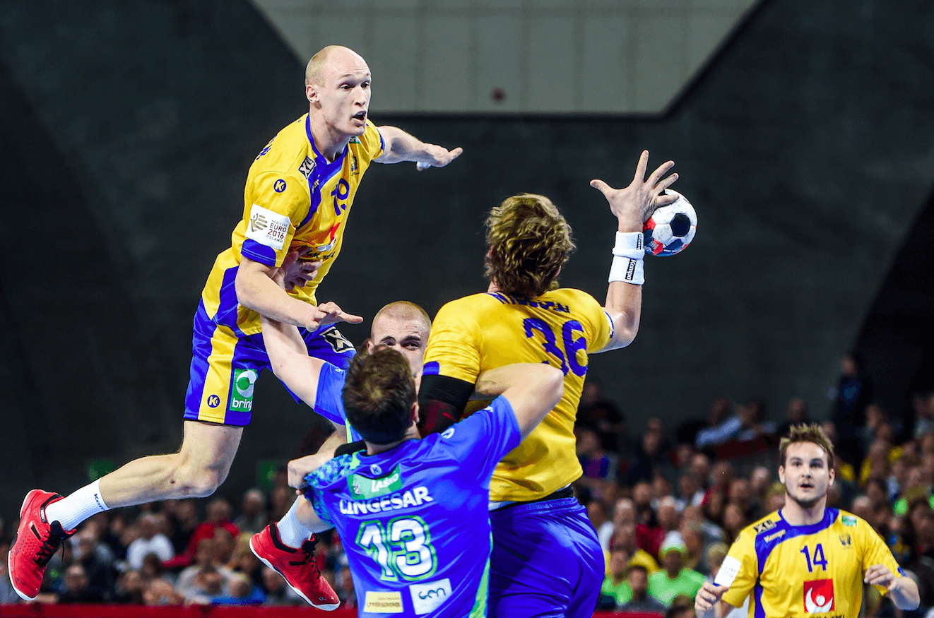 11 bilder som visar att handboll är världens hårdaste sport