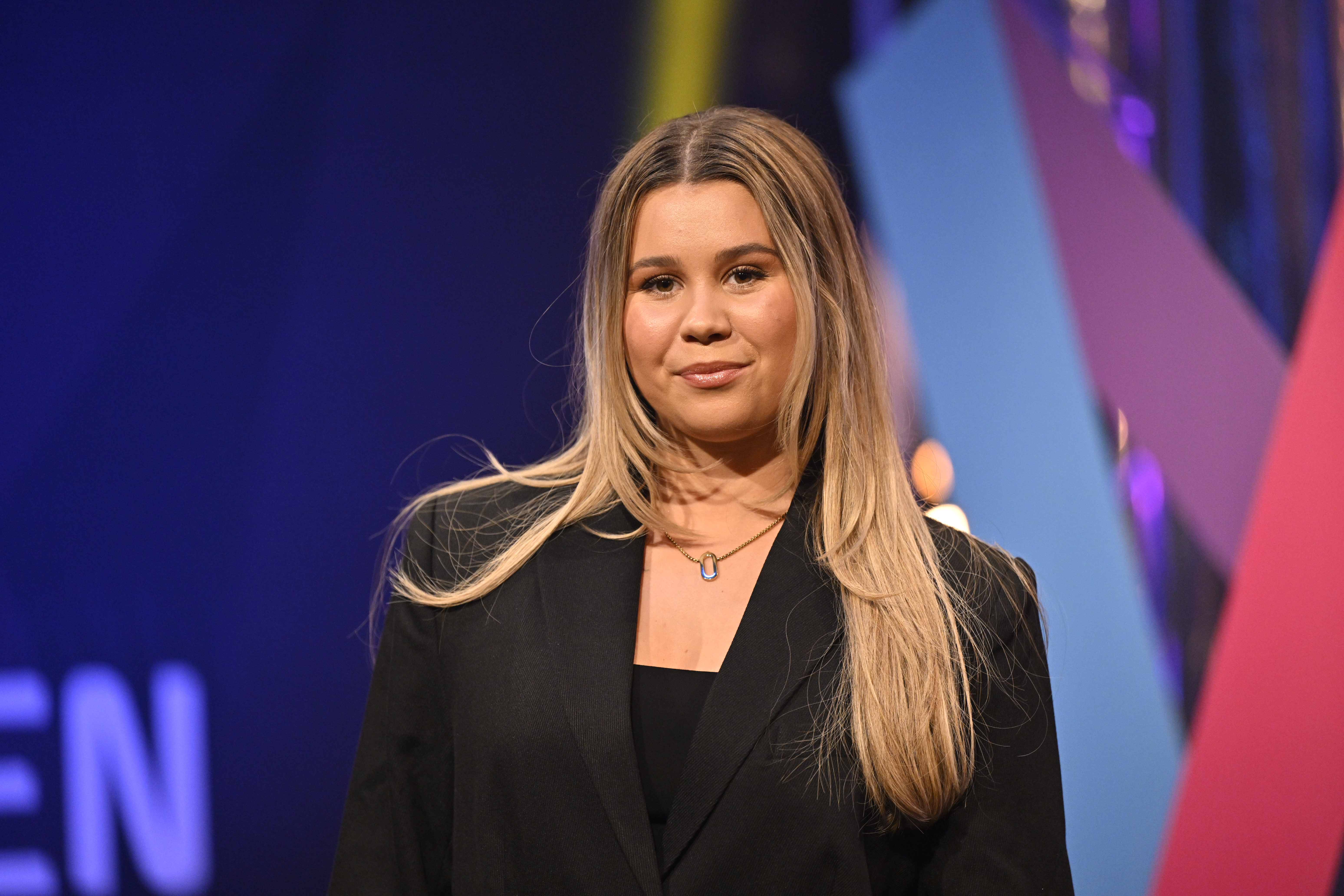 Lisa Ajax gravid – väntar sitt första barn med pojkvännen