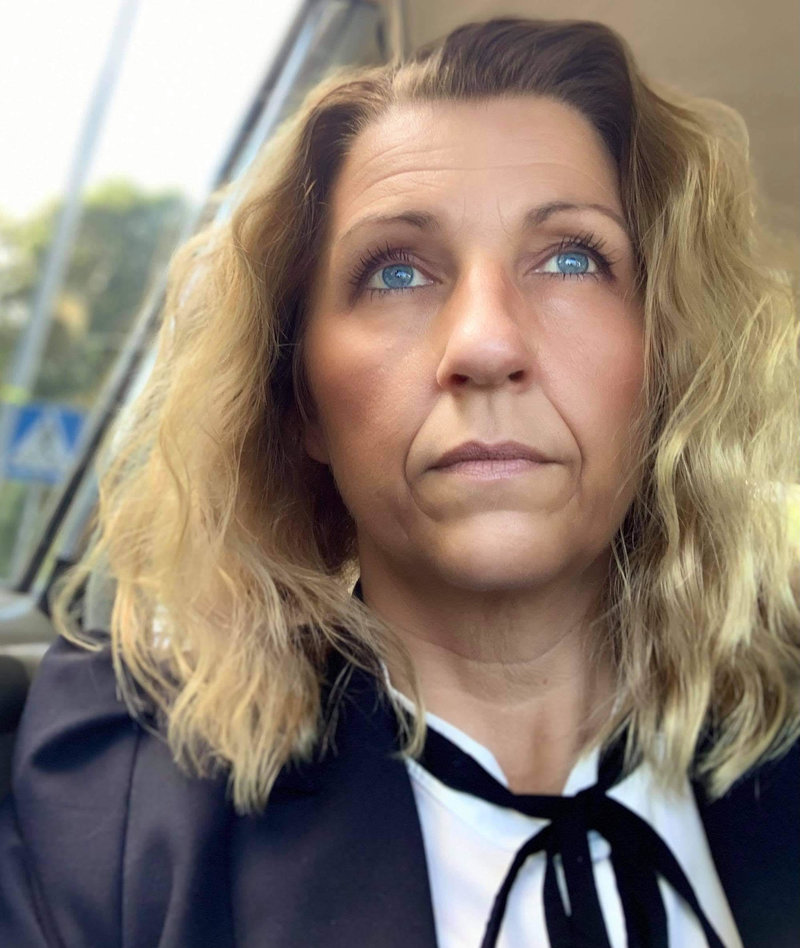 Elin, 47, fick pappans utspillda aska i soppåse: ”Så makabert”