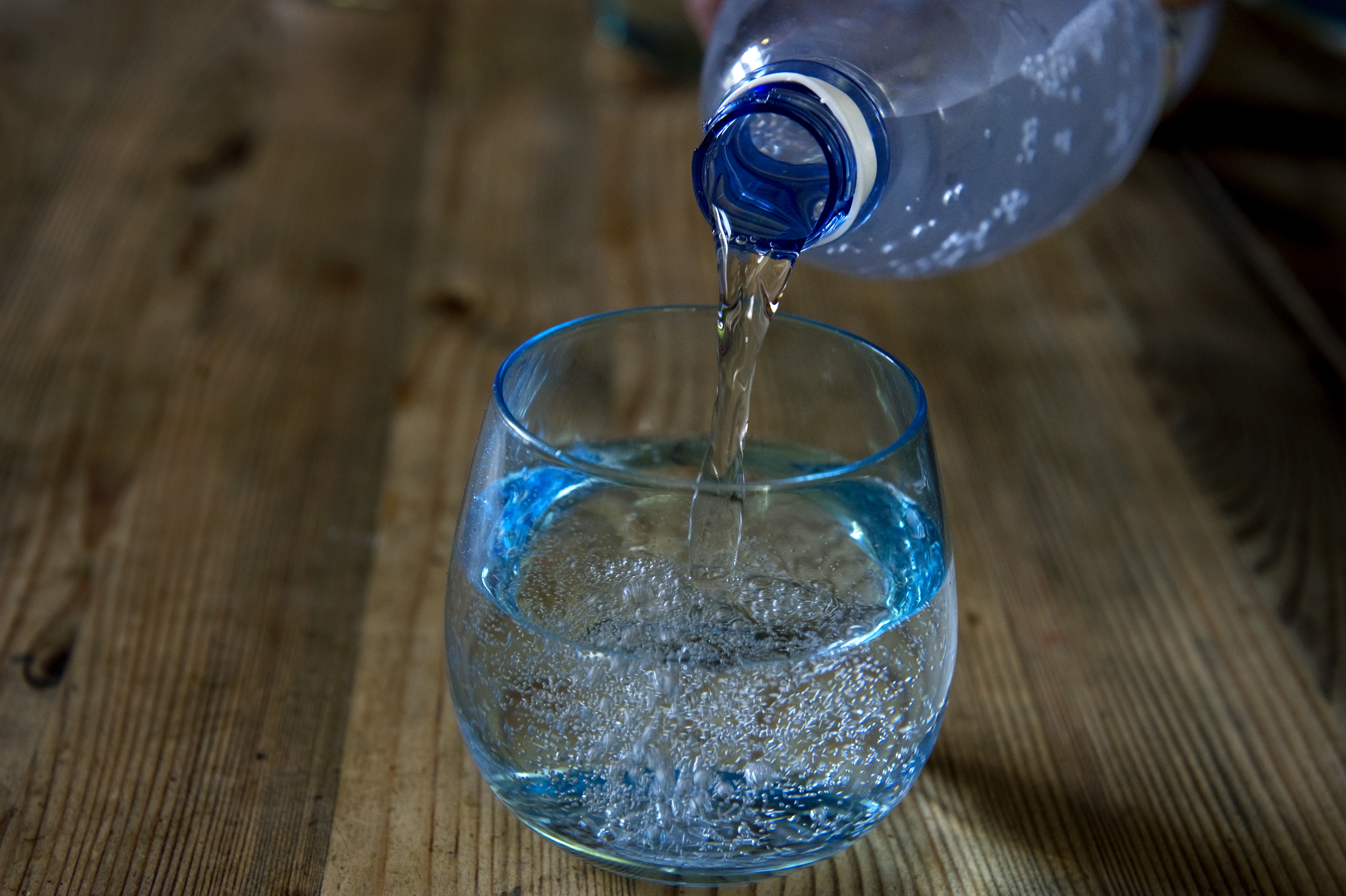 För mycket vatten kan vara farligt – så mycket bör du dricka dagligen