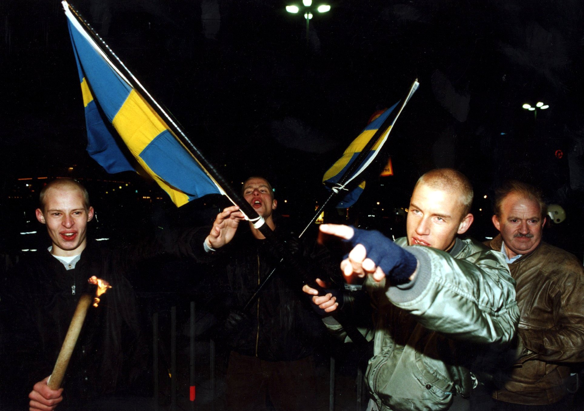Nazister marscherar i centrala Stockholm