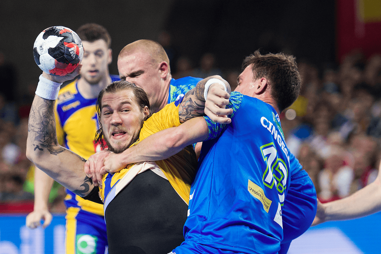 11 bilder som visar att handboll är världens hårdaste sport