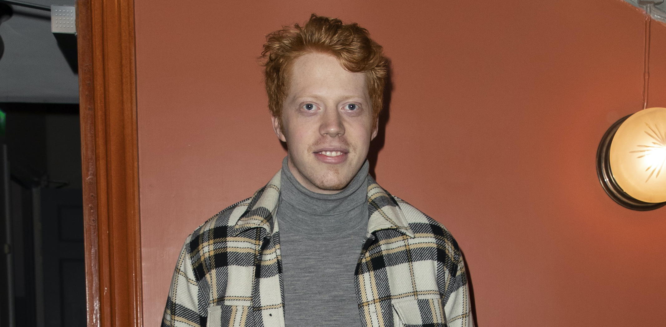 Mustiga Mauri om nya kärleken, anknytningsproblemen och uppväxten