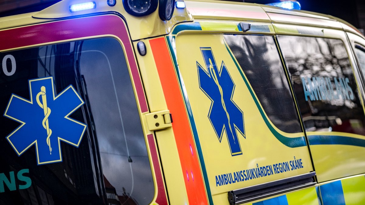 Ambulans i krock med personbil
